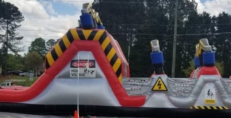 Bounce Houses / Obstacle Courses - 3 Brothers Inflatable Adventure
